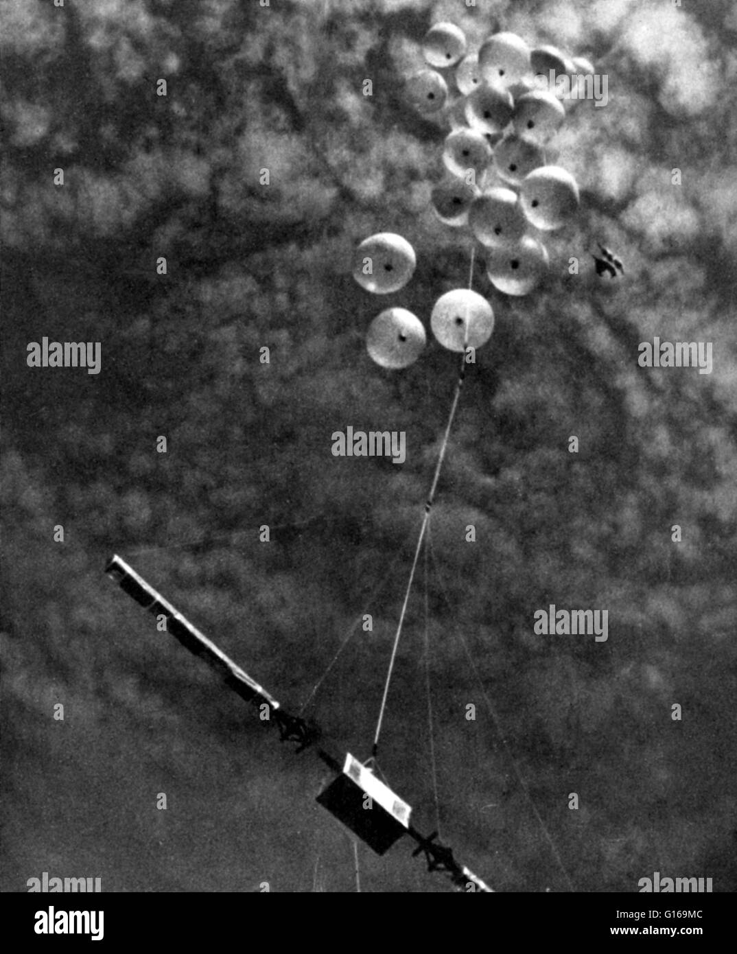 Origin of the solar system hi-res stock photography and images - Alamy