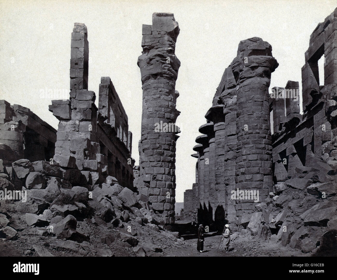 Karnak temple colonnade hypostyle hi-res stock photography and images ...