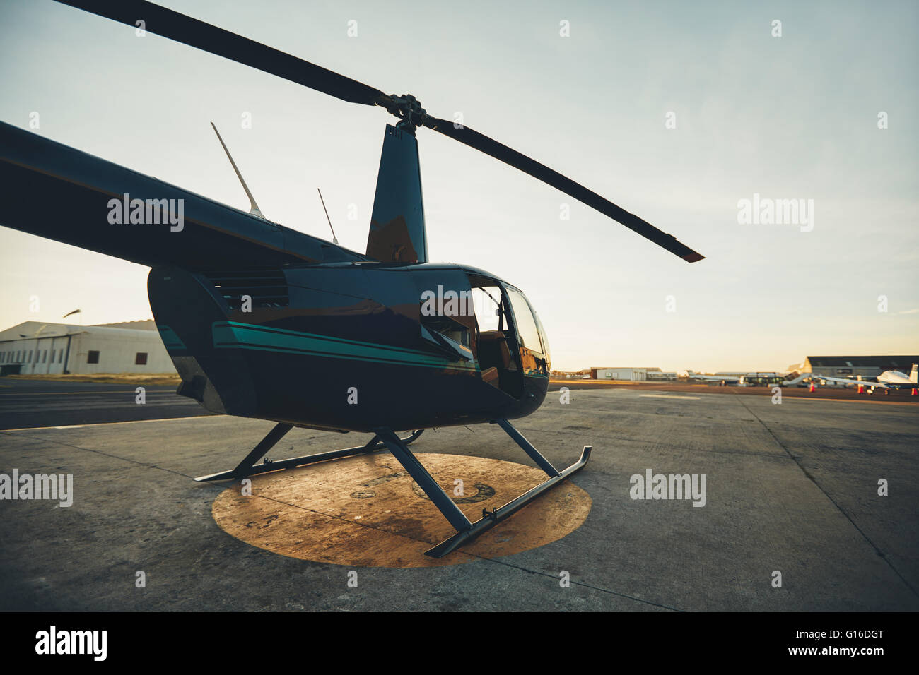Helipad hi-res stock photography and images - Alamy