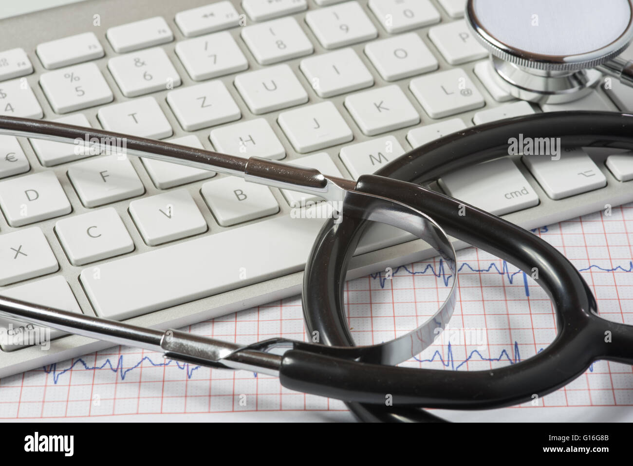 Green ecg hi-res stock photography and images - Alamy