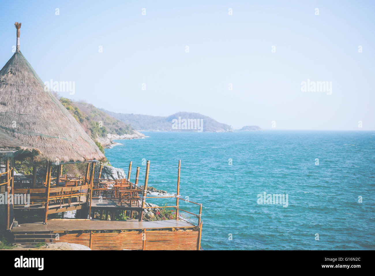 Bamboo hut hi-res stock photography and images - Alamy