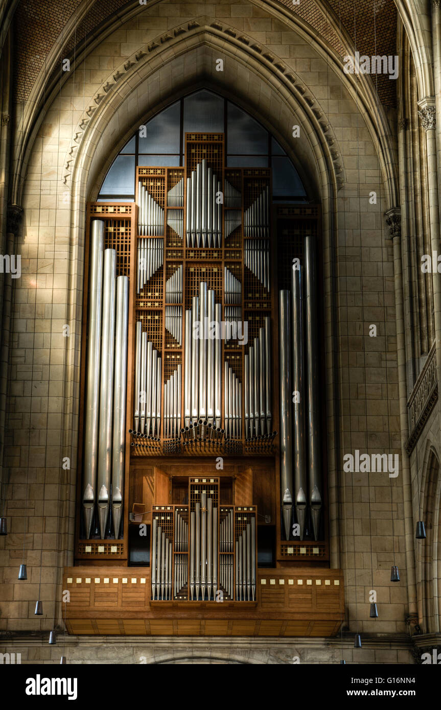 Huge pipe organ hi-res stock photography and images - Alamy