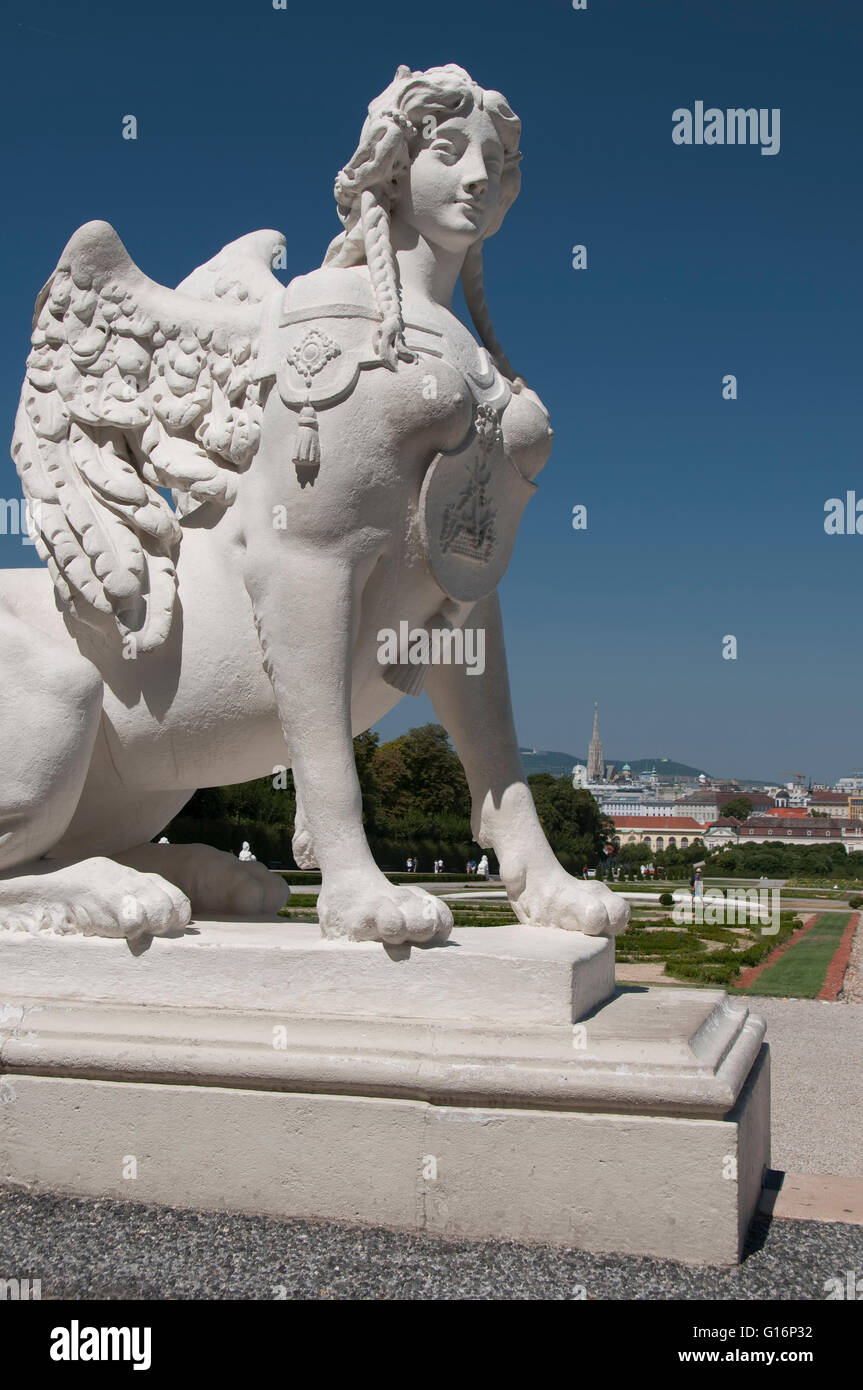 Statue of sphinx hi-res stock photography and images - Alamy