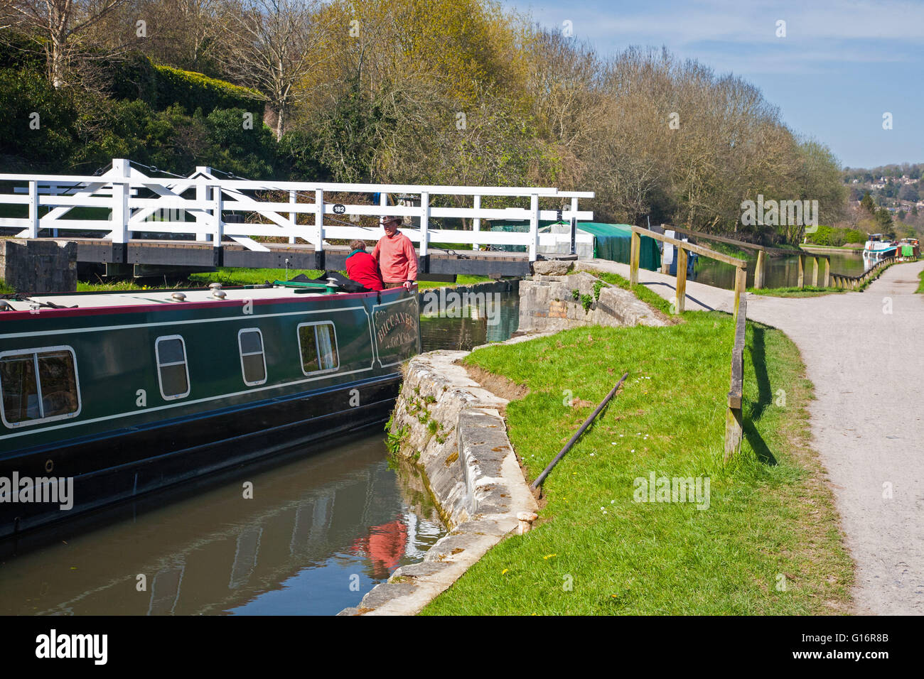 Hampton Bridge over the Kennet and Avon Canal, near Bathampton, Bath ...