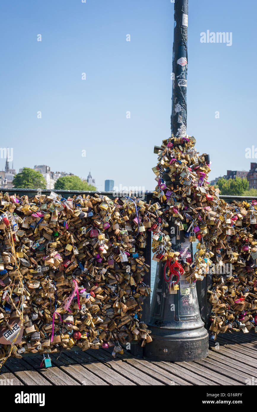 Railings padlocks hi-res stock photography and images - Alamy