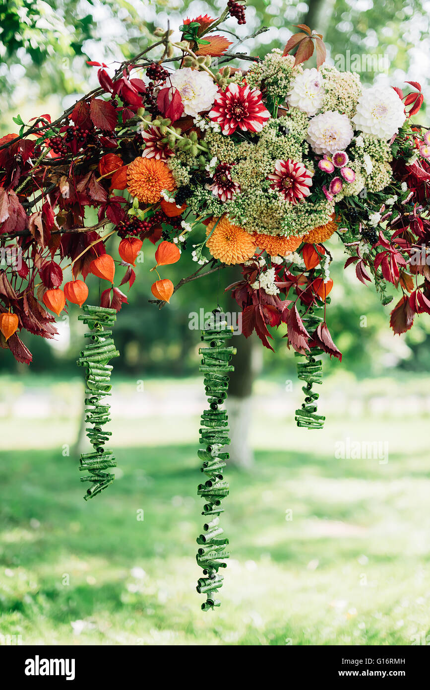 Flowers adorn the wedding ceremony Stock Photo - Alamy