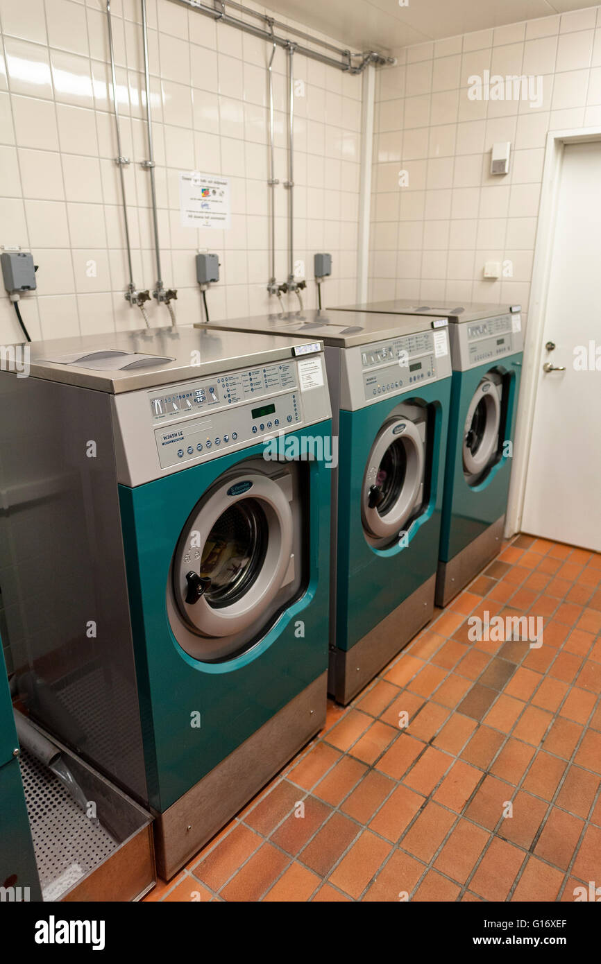 Communal laundry facilities hi-res stock photography and images - Alamy
