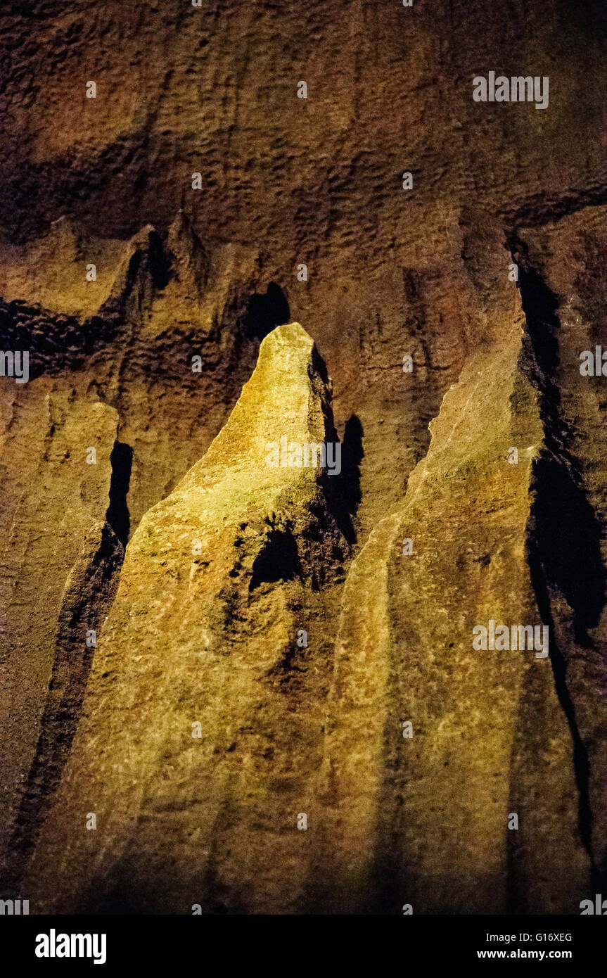 Mammoth flint ridge cave system hi-res stock photography and images - Alamy