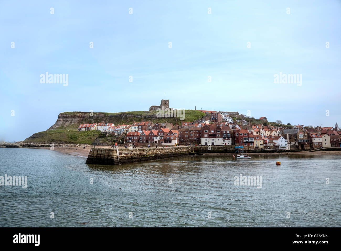Whitby abtei hi-res stock photography and images - Alamy