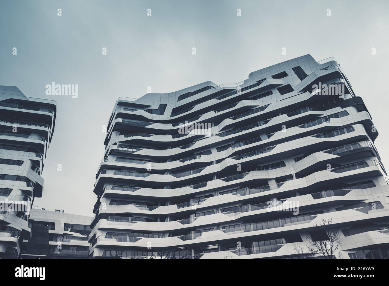 City life and modern architecture in Milan Stock Photo - Alamy