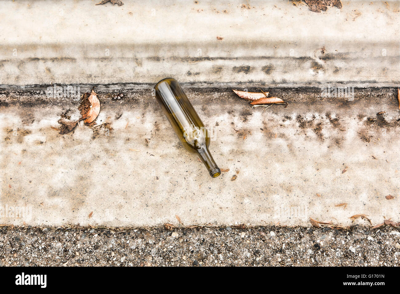 Litter alcohol bottle hi-res stock photography and images - Alamy