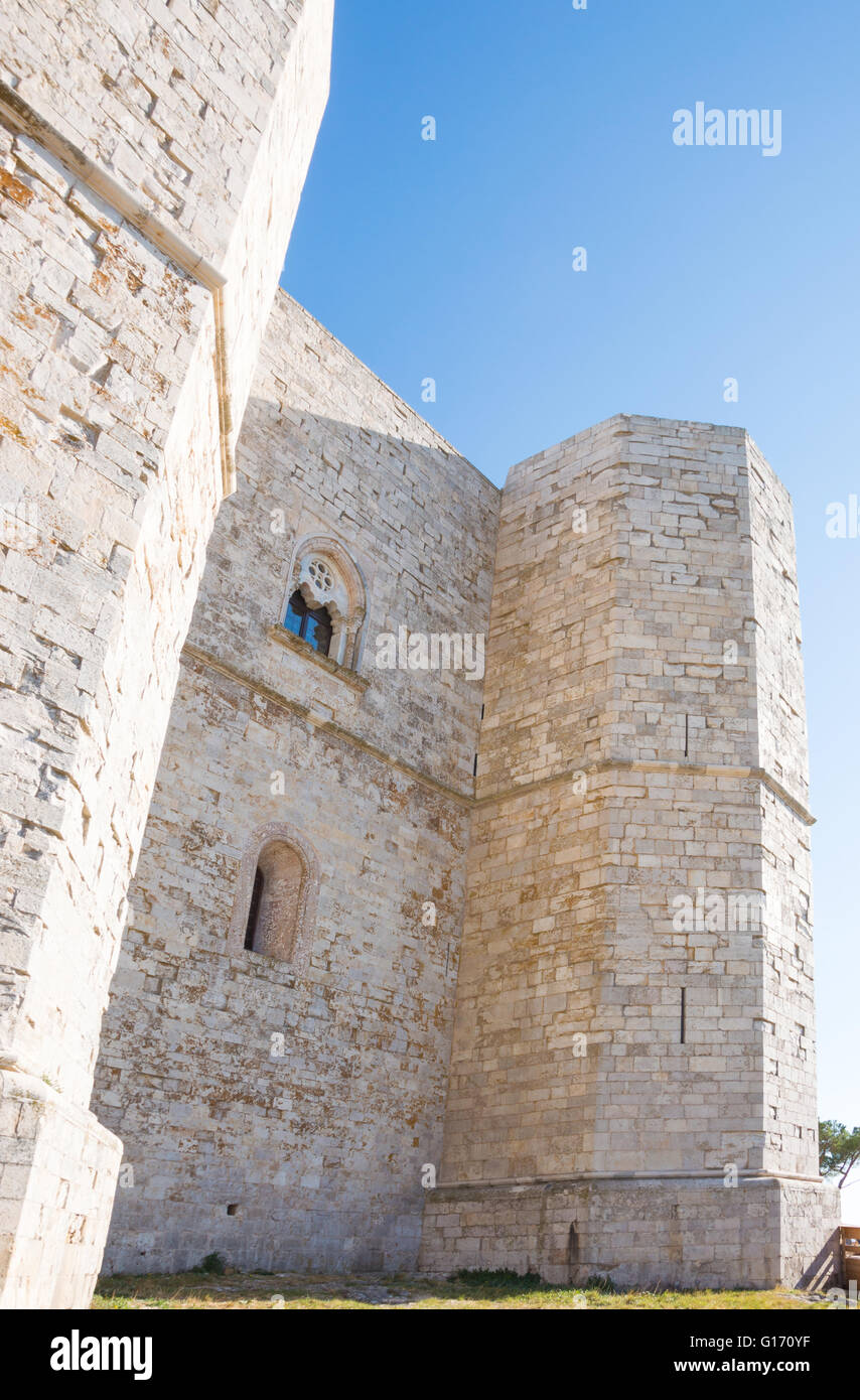 Castel del Monte in Puglia Italy - Octagonal ancient medieval ...