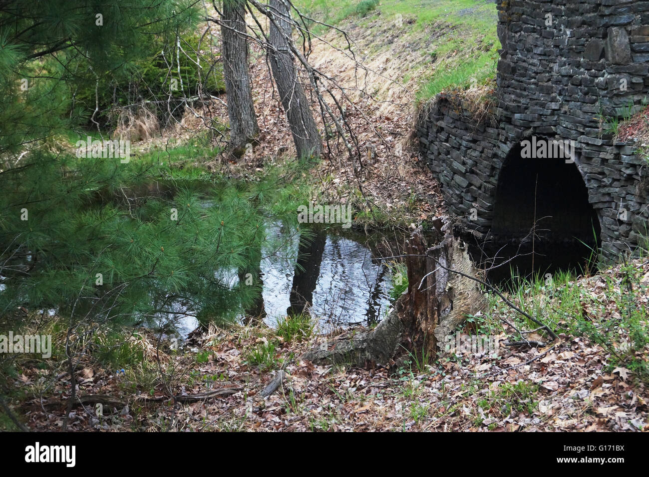 Small tunnel hi-res stock photography and images - Alamy