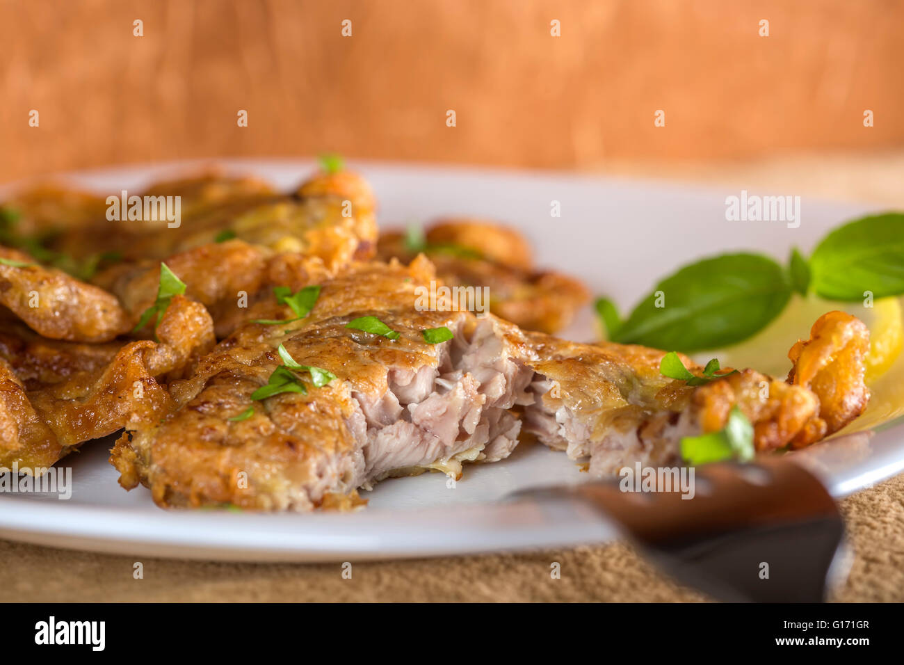 Pig brain hi-res stock photography and images - Alamy