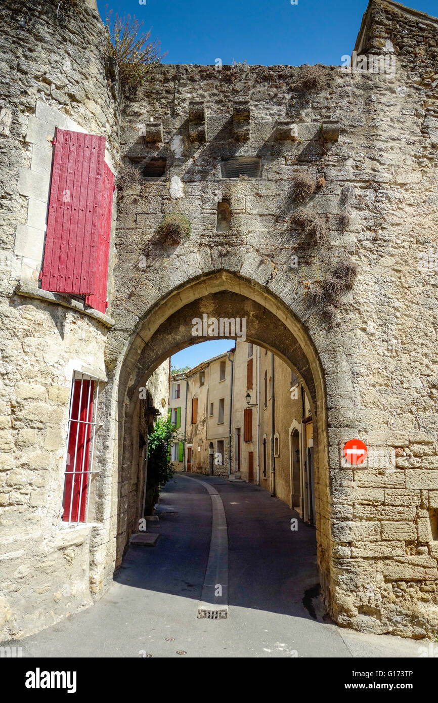 Ramparts in the medieval village of Cucuron, Luberon, Vaucluse ...
