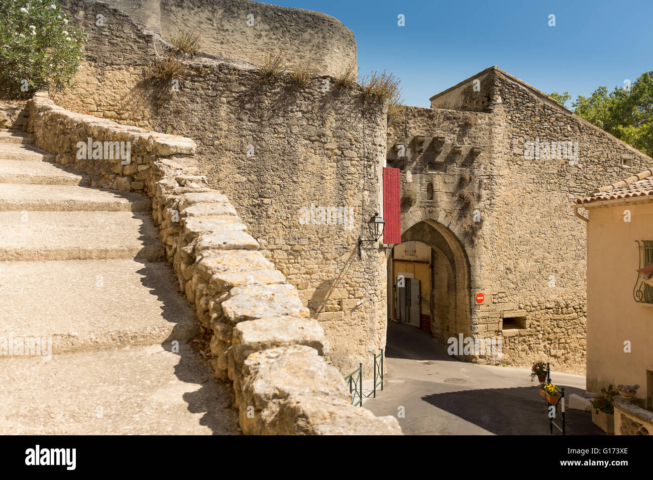 Village cucuron vaucluse luberon france hi-res stock photography and ...