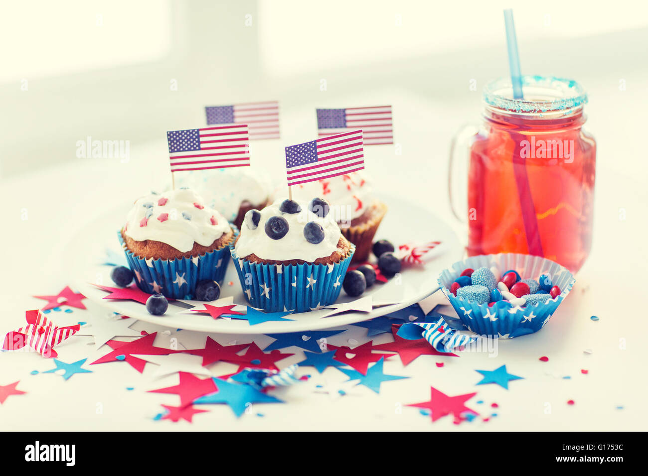 cupcakes with american flags on independence day Stock Photo - Alamy