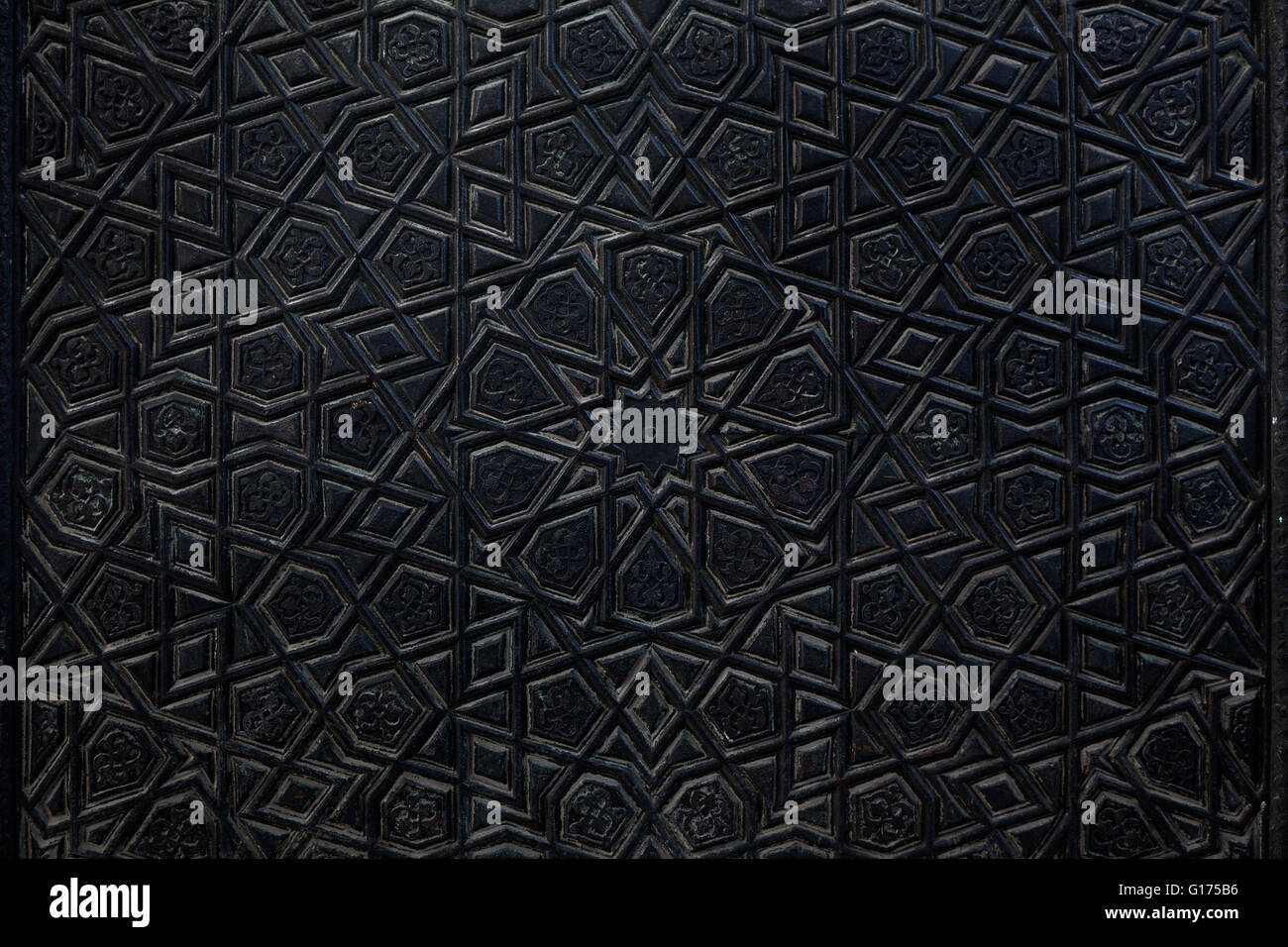 Arabic wallpaper pattern islamic mosaic hi-res stock photography and ...