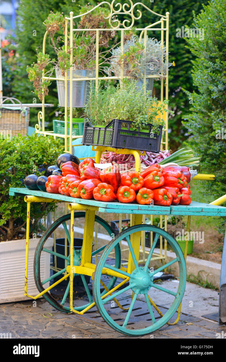 A chariot with colorful vegetable at the market Stock Photo - Alamy