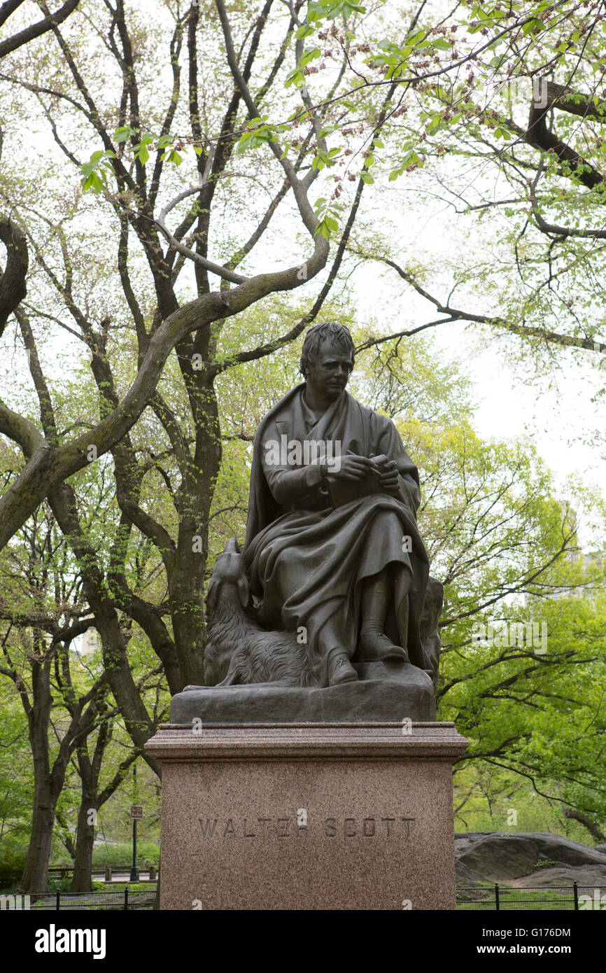 Statue of Sir Walter Scott, sculpted by Sir John Steell, at Central ...