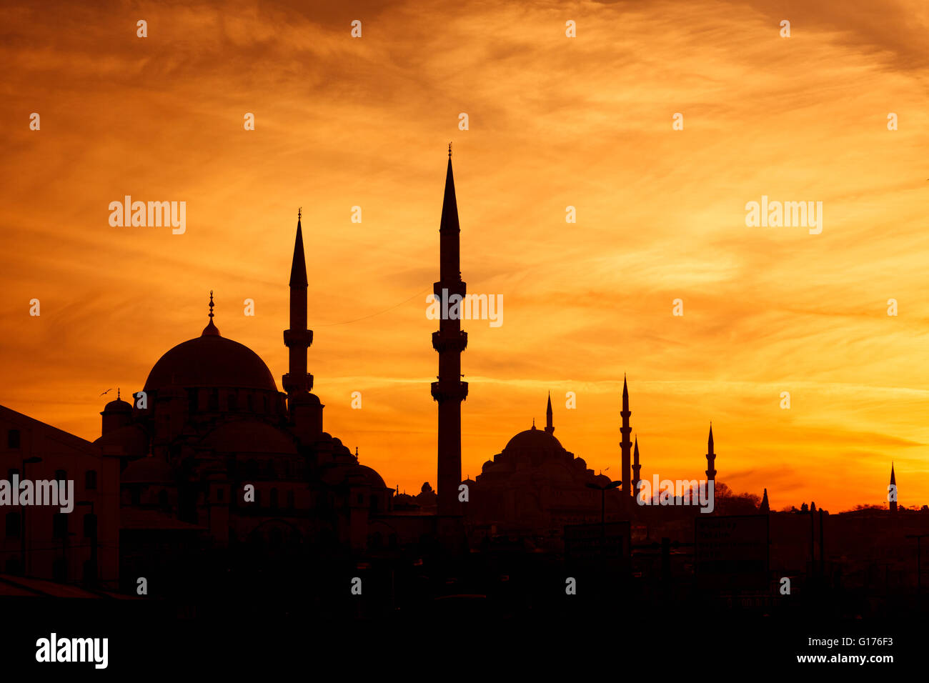 Istanbul silhouette hi-res stock photography and images - Alamy
