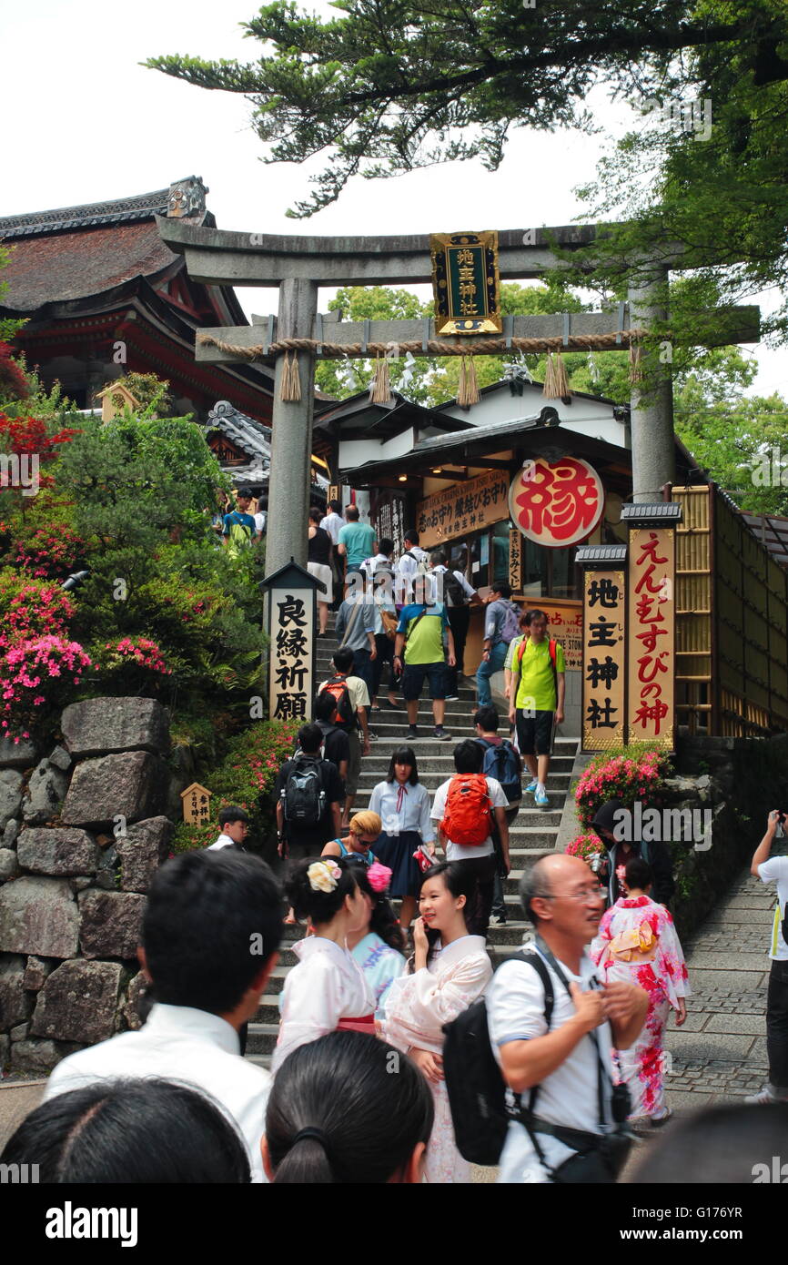 The entrance of Kiyomizu-Dera Temple in Kyoto crowded by visitors and ...