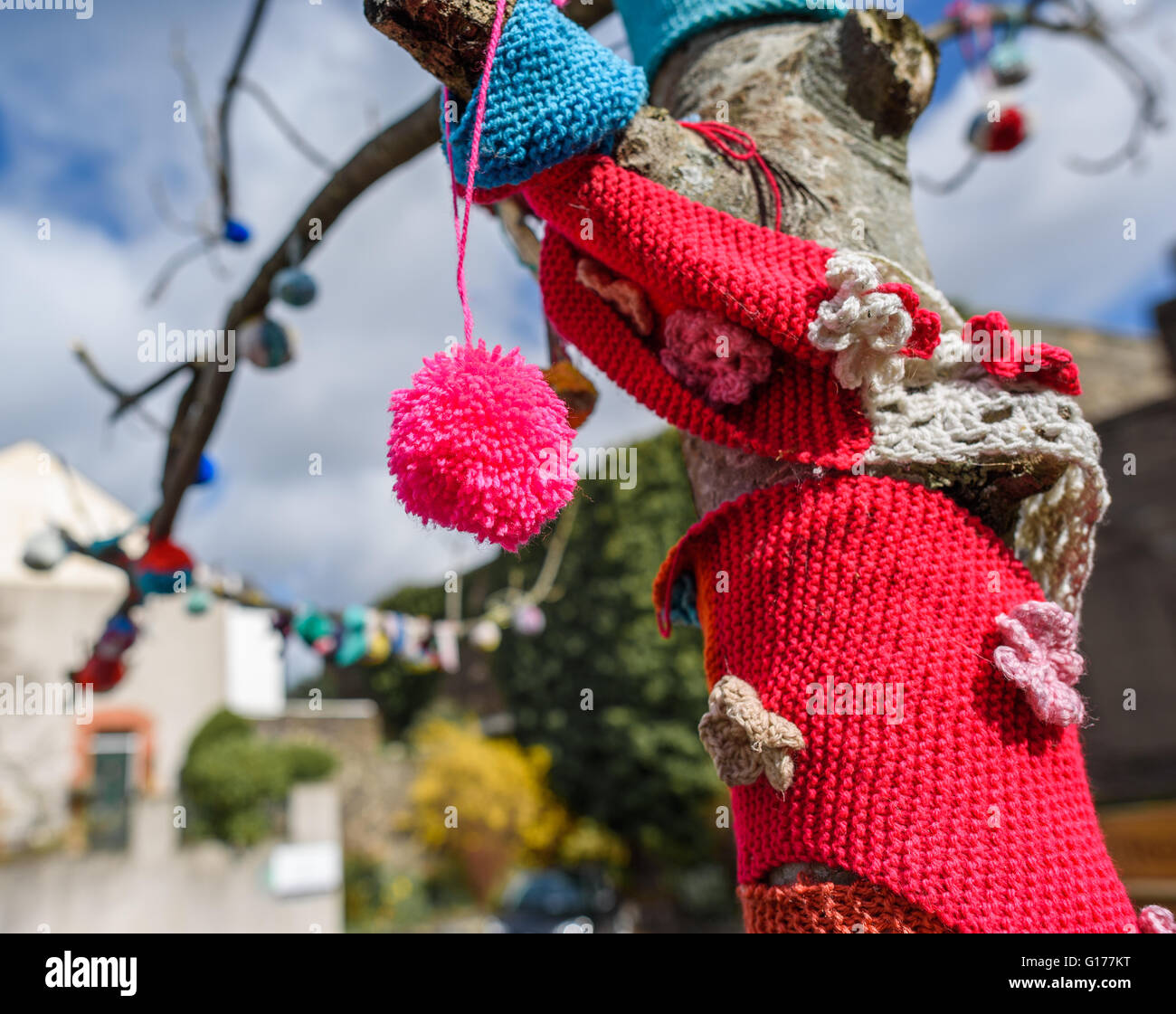 Hanging tree decoration hi-res stock photography and images - Alamy