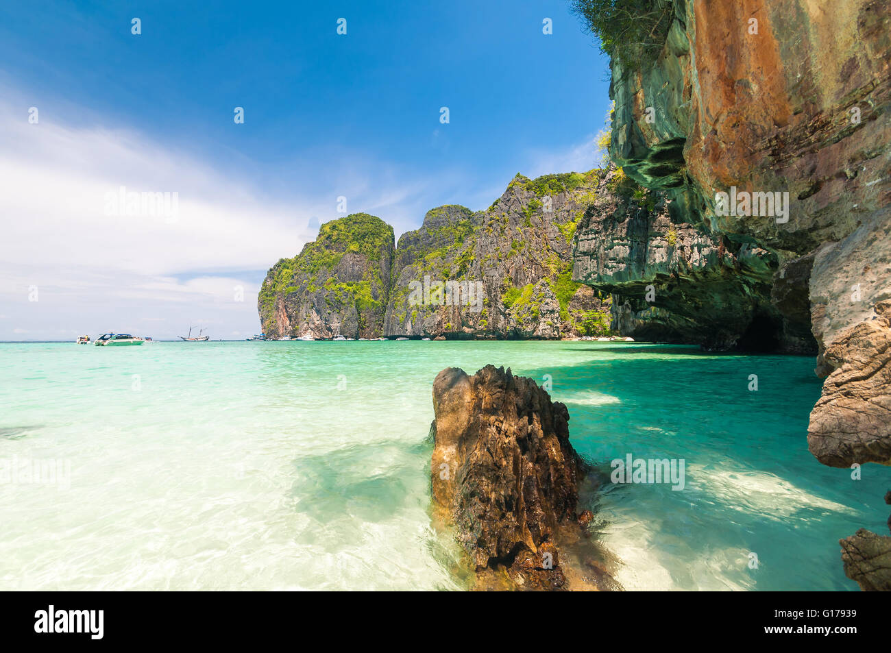 Maya bay tour hi-res stock photography and images - Alamy