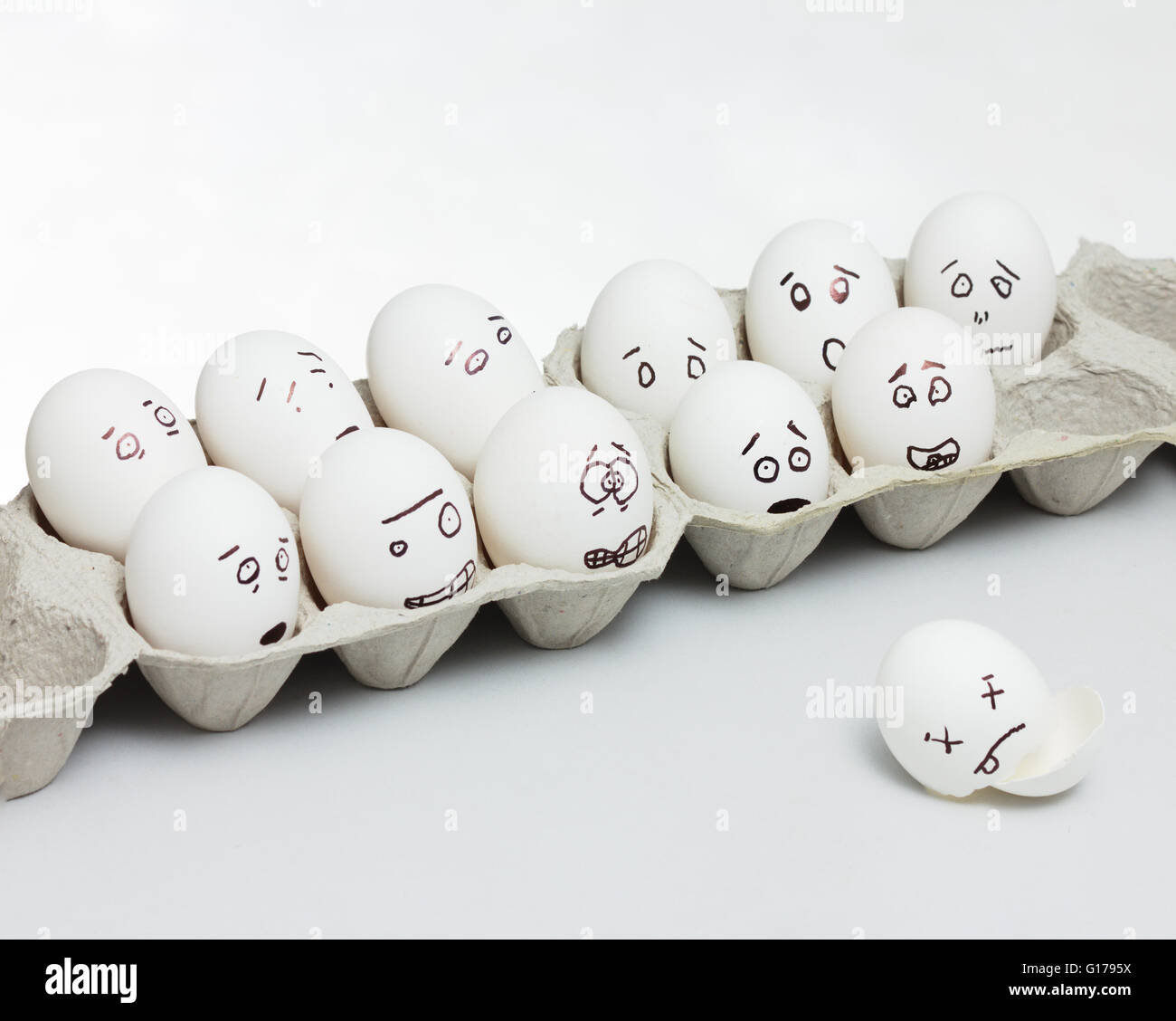 Dead chicken cartoon hi-res stock photography and images - Alamy