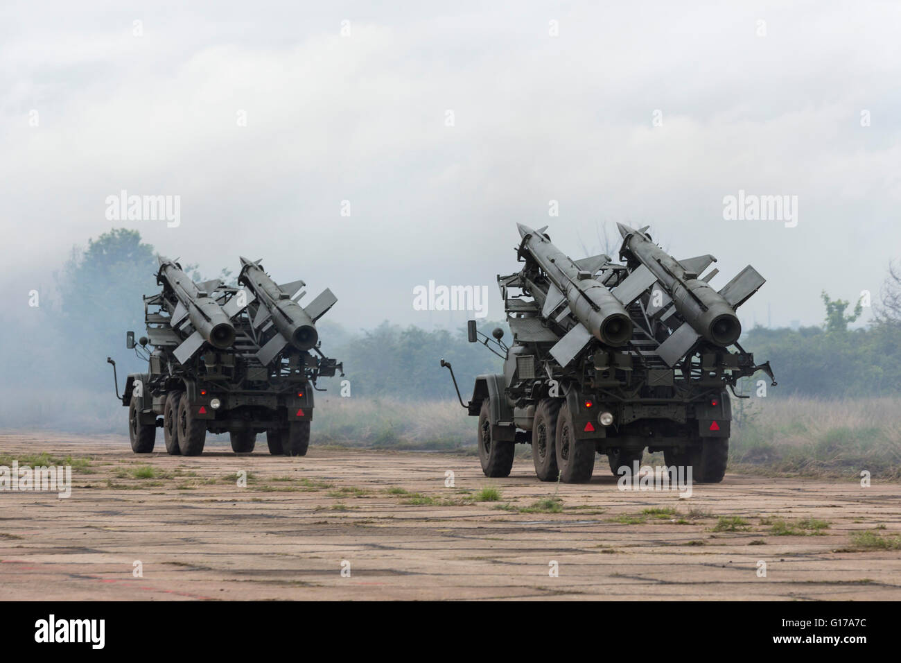 Soldier missile launcher hi-res stock photography and images - Alamy