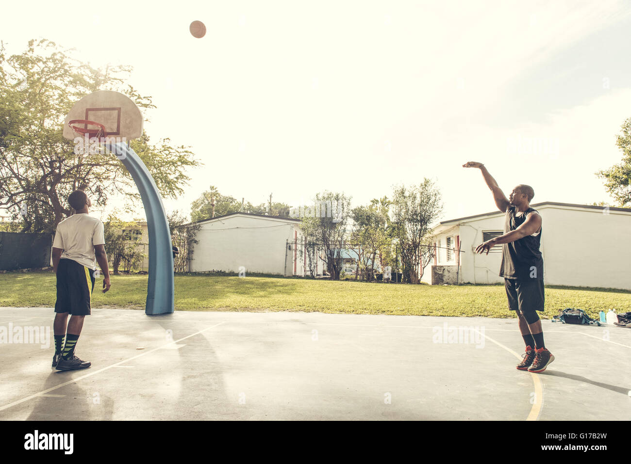 Scoring hoops hi-res stock photography and images - Alamy