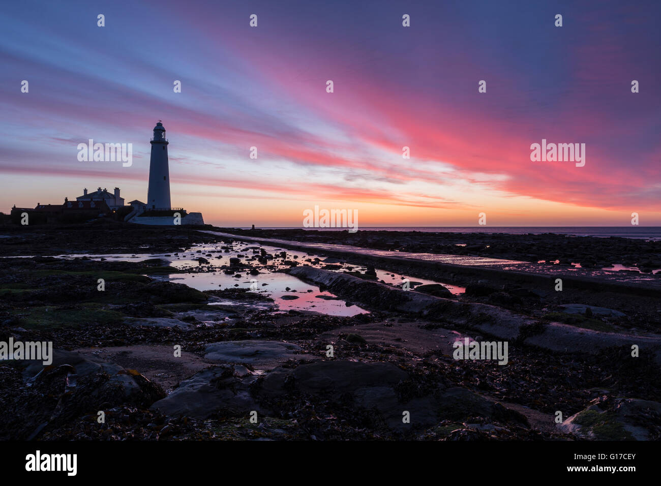 Lighthouse before sunrise hi-res stock photography and images - Alamy