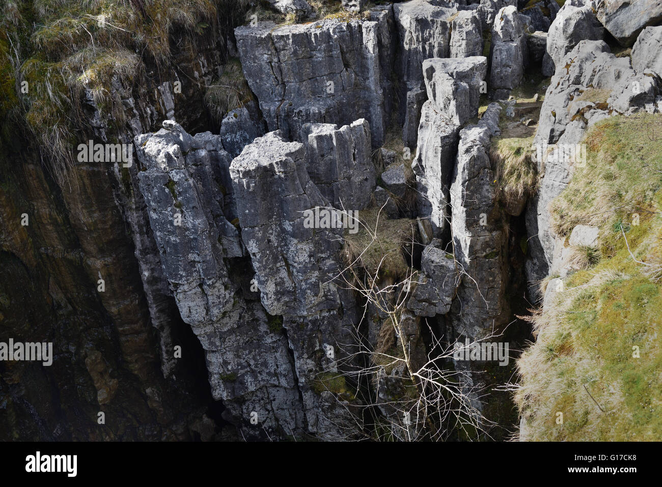 The Buttertubs, vertical shafts of limestone, potholes, Swaledale ...