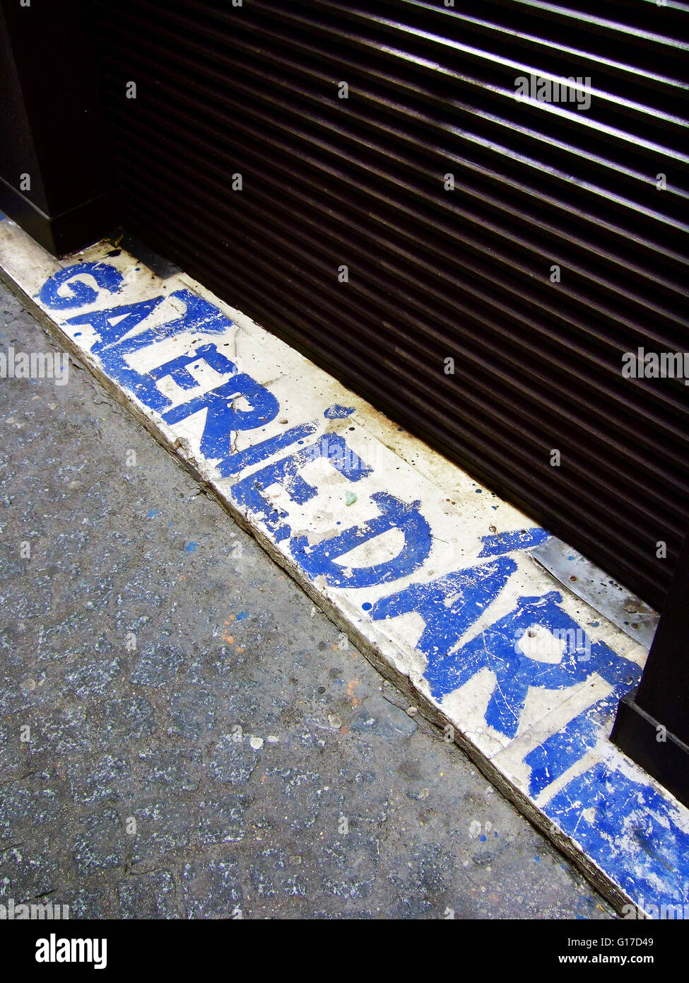 Art gallery closed in Paris, France Stock Photo - Alamy