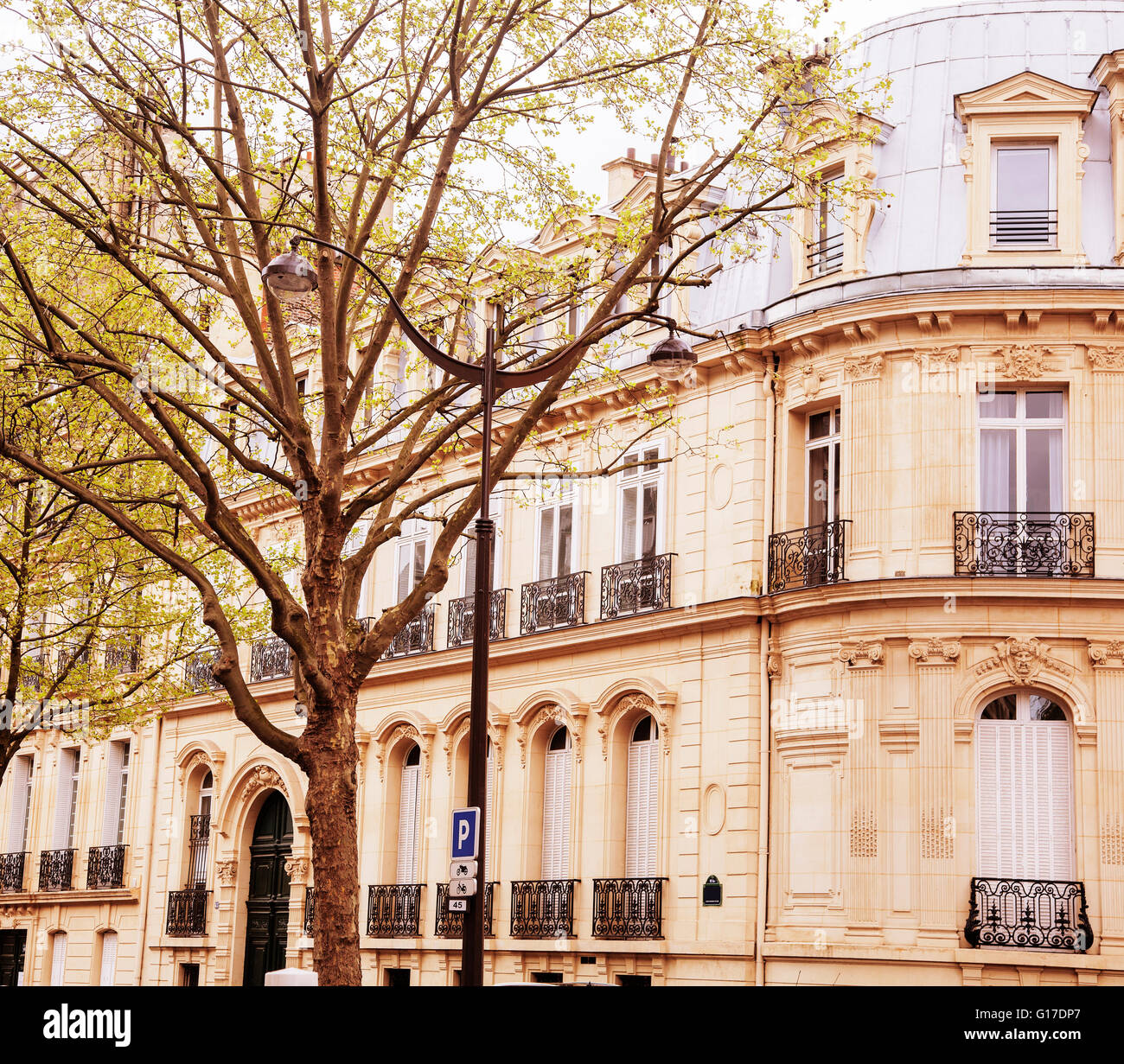 houses on french streets of Paris. citylife concept Stock Photo - Alamy