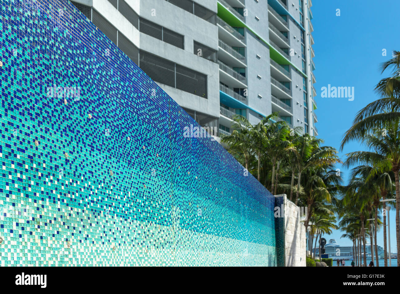 Downtown riverwalk hi-res stock photography and images - Alamy