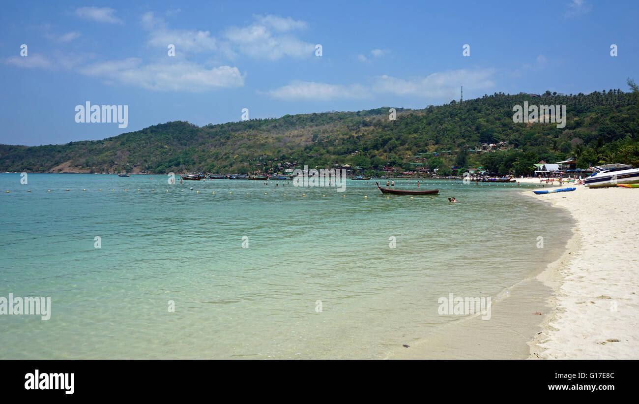 lo dalum bay on ko phi phi Stock Photo - Alamy