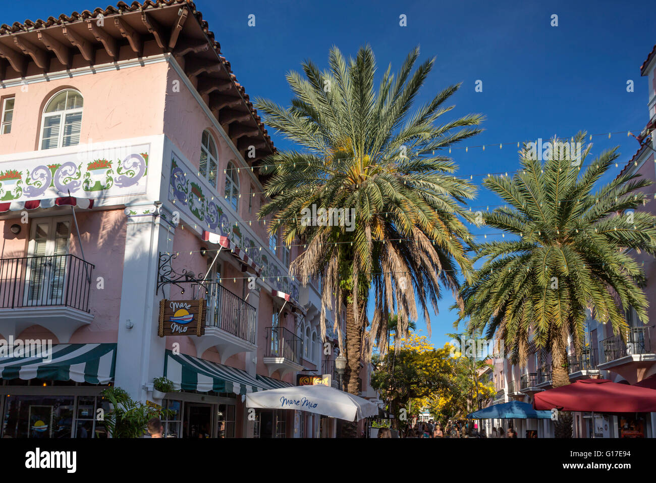 RESTAURANTS ESPANOLA WAY HISTORIC SPANISH VILLAGE MIAMI BEACH FLORIDA ...