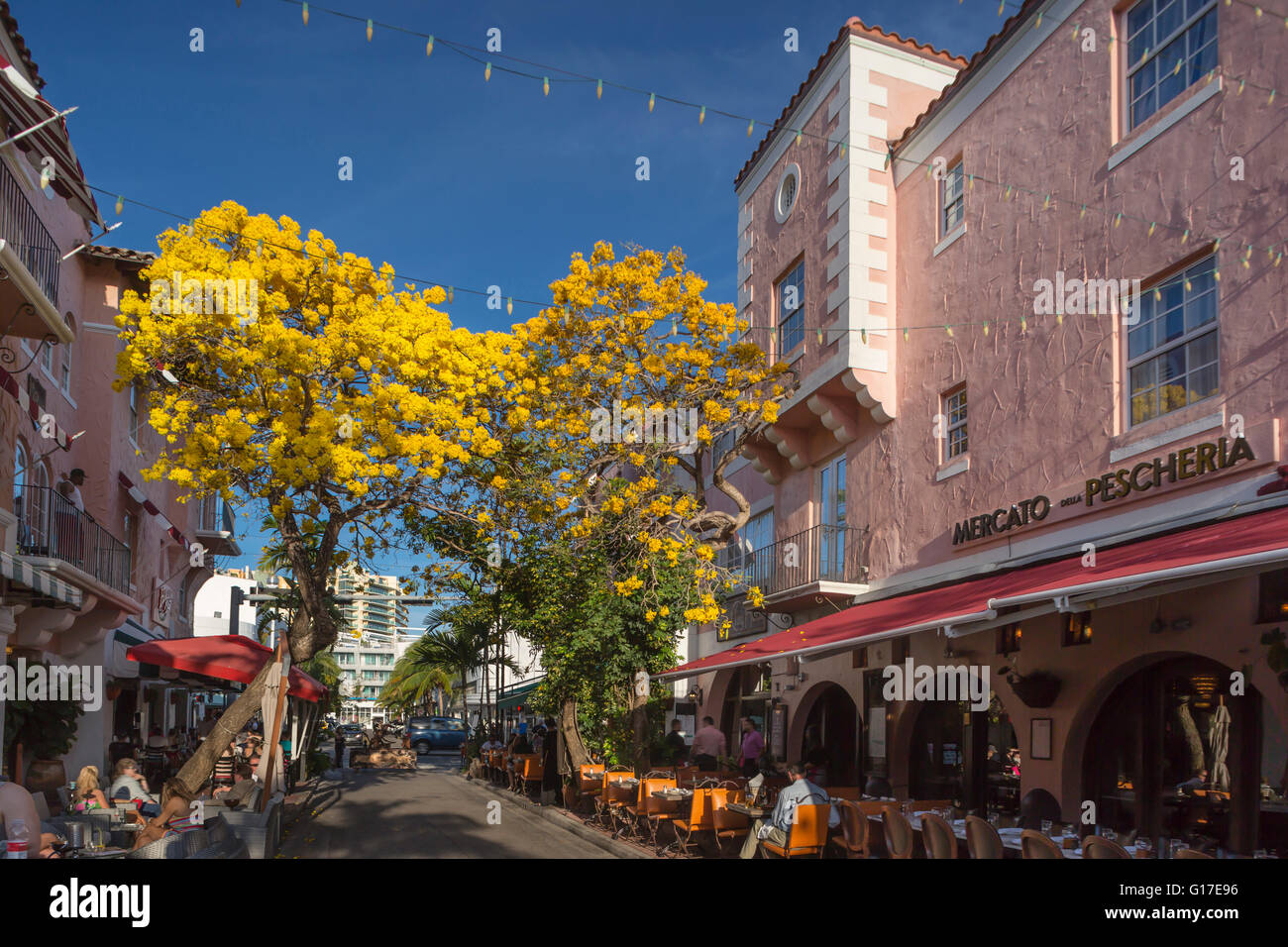 RESTAURANTS ESPANOLA WAY HISTORIC SPANISH VILLAGE MIAMI BEACH FLORIDA ...