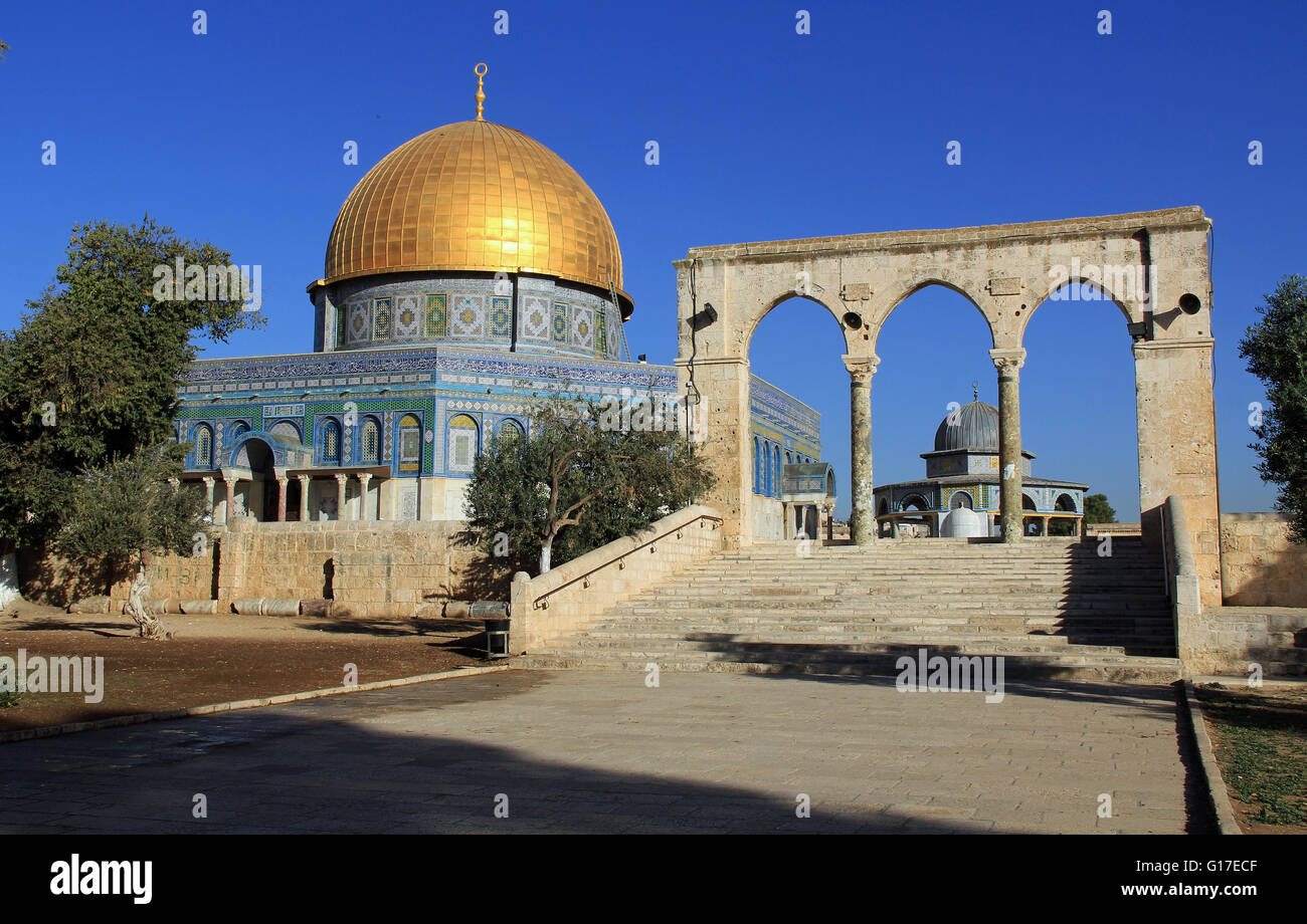 Dome of the chain hi-res stock photography and images - Alamy