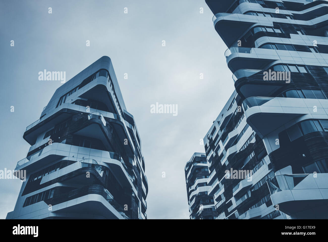 City life and modern architecture in Milan Stock Photo - Alamy