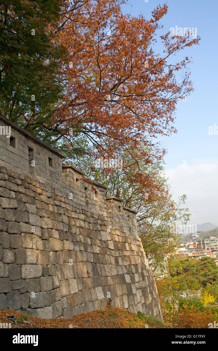 Seoul wall hi-res stock photography and images - Alamy