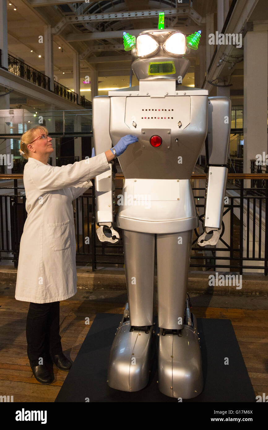 London, UK. 10 May 2016. Pictured: Conservator Kate Perks switches on ...