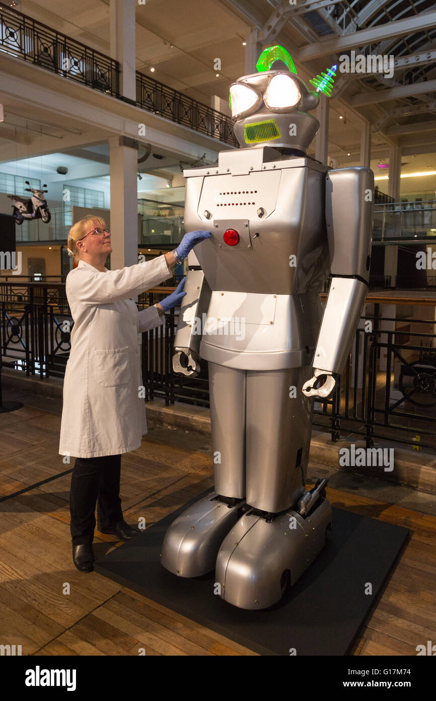 London, UK. 10 May 2016. Pictured: Conservator Kate Perks switches on ...