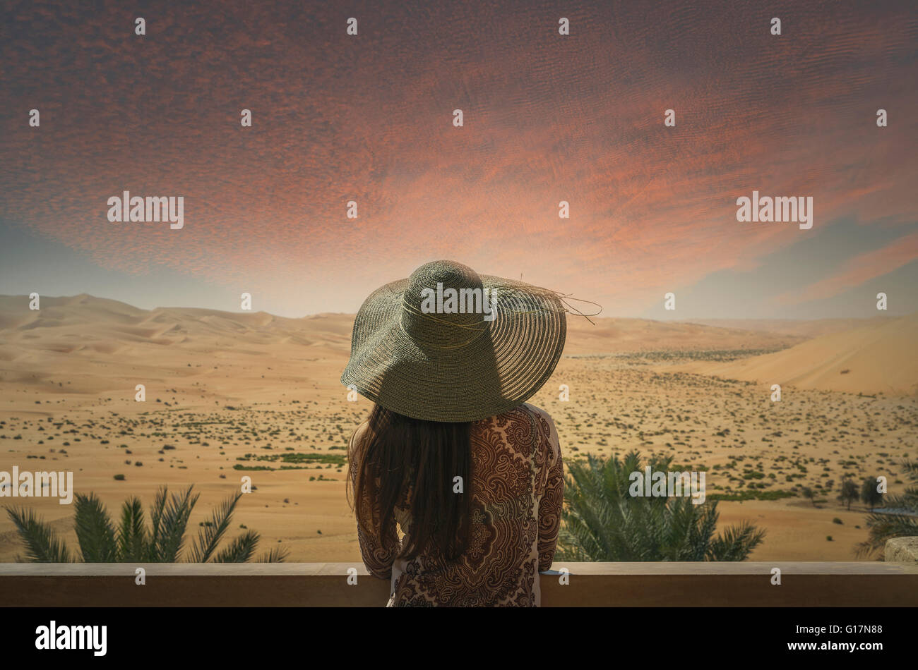 Abu dhabi sunrise desert hi-res stock photography and images - Alamy
