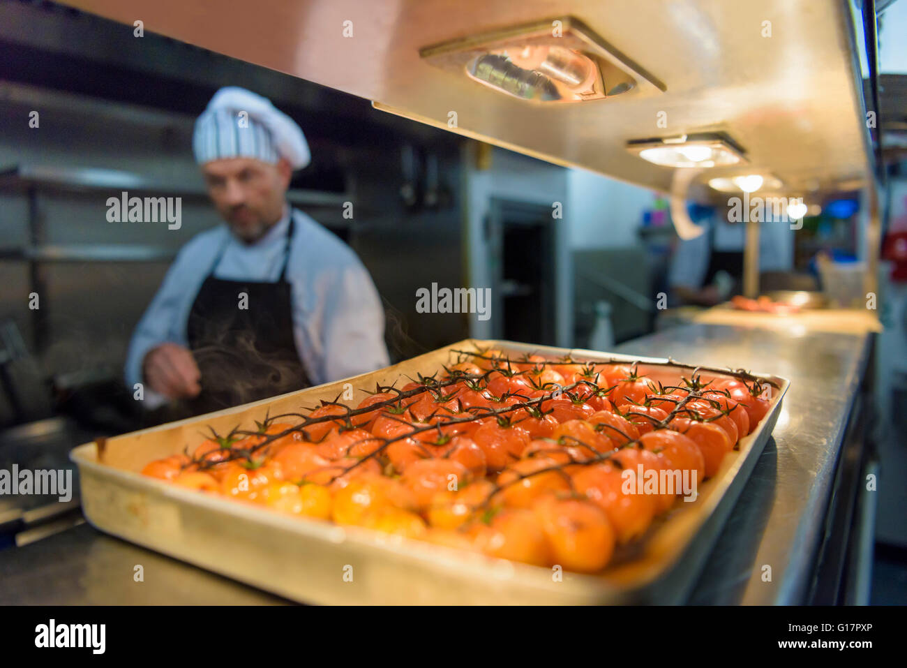 Chefs cooking kitchen restaurant hi-res stock photography and images ...