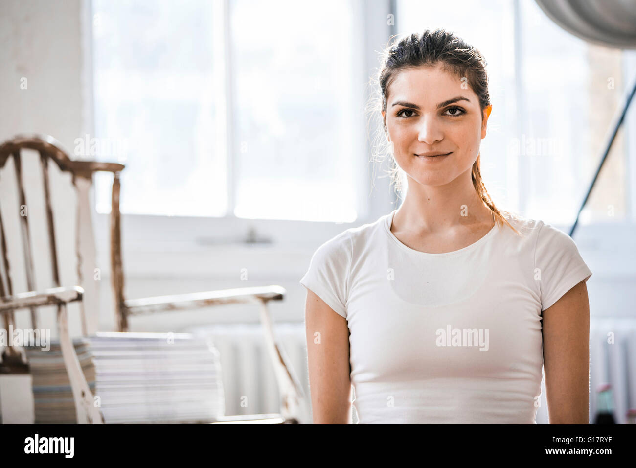 Woman chic hi-res stock photography and images - Alamy