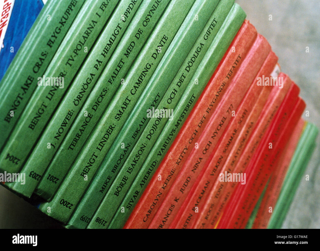 Colorful book spines hi-res stock photography and images - Alamy