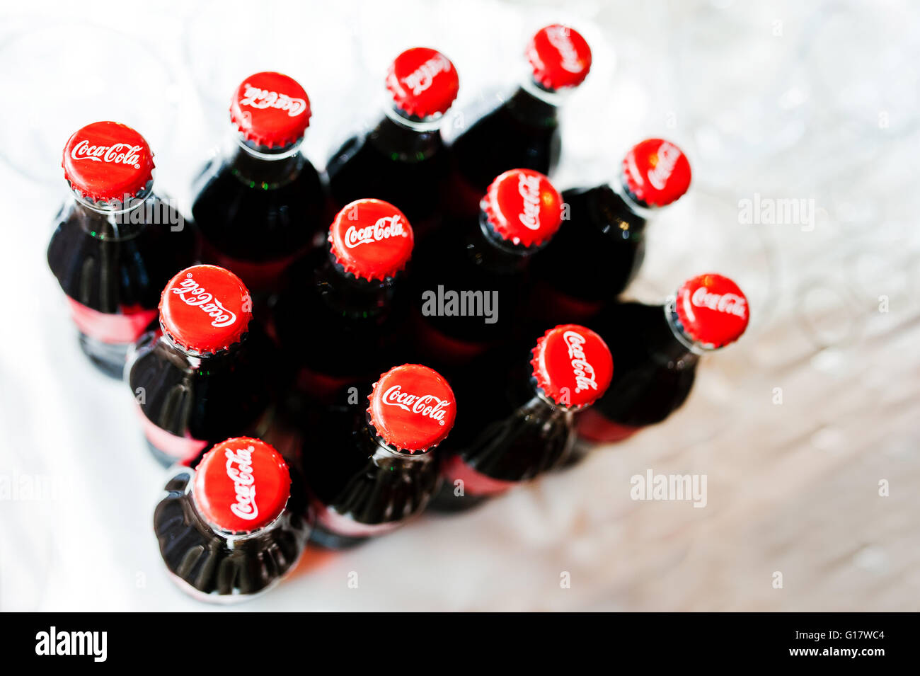 Red coca cola bottles display hi-res stock photography and images - Alamy