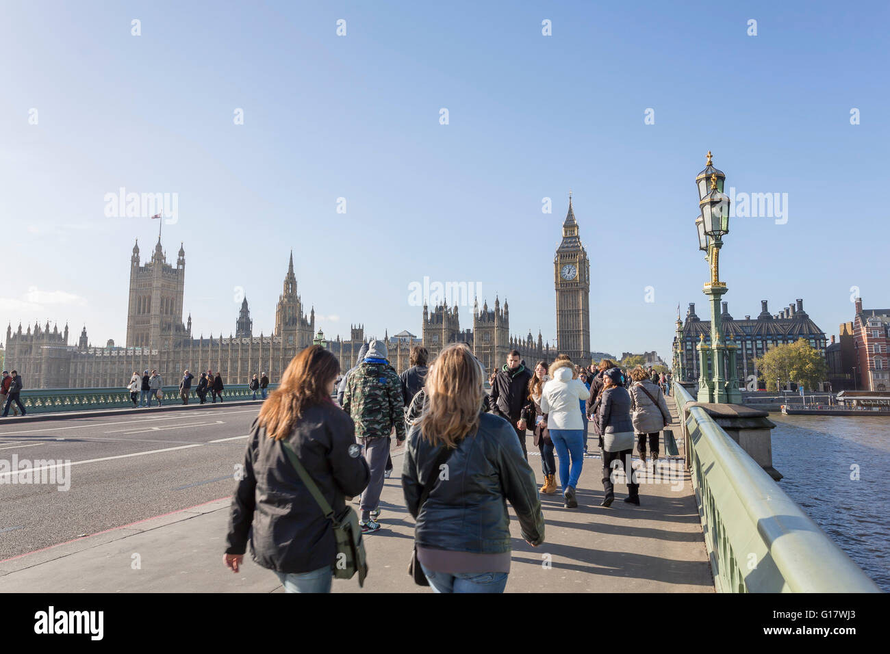 Crowd crossing bridge hi-res stock photography and images - Alamy